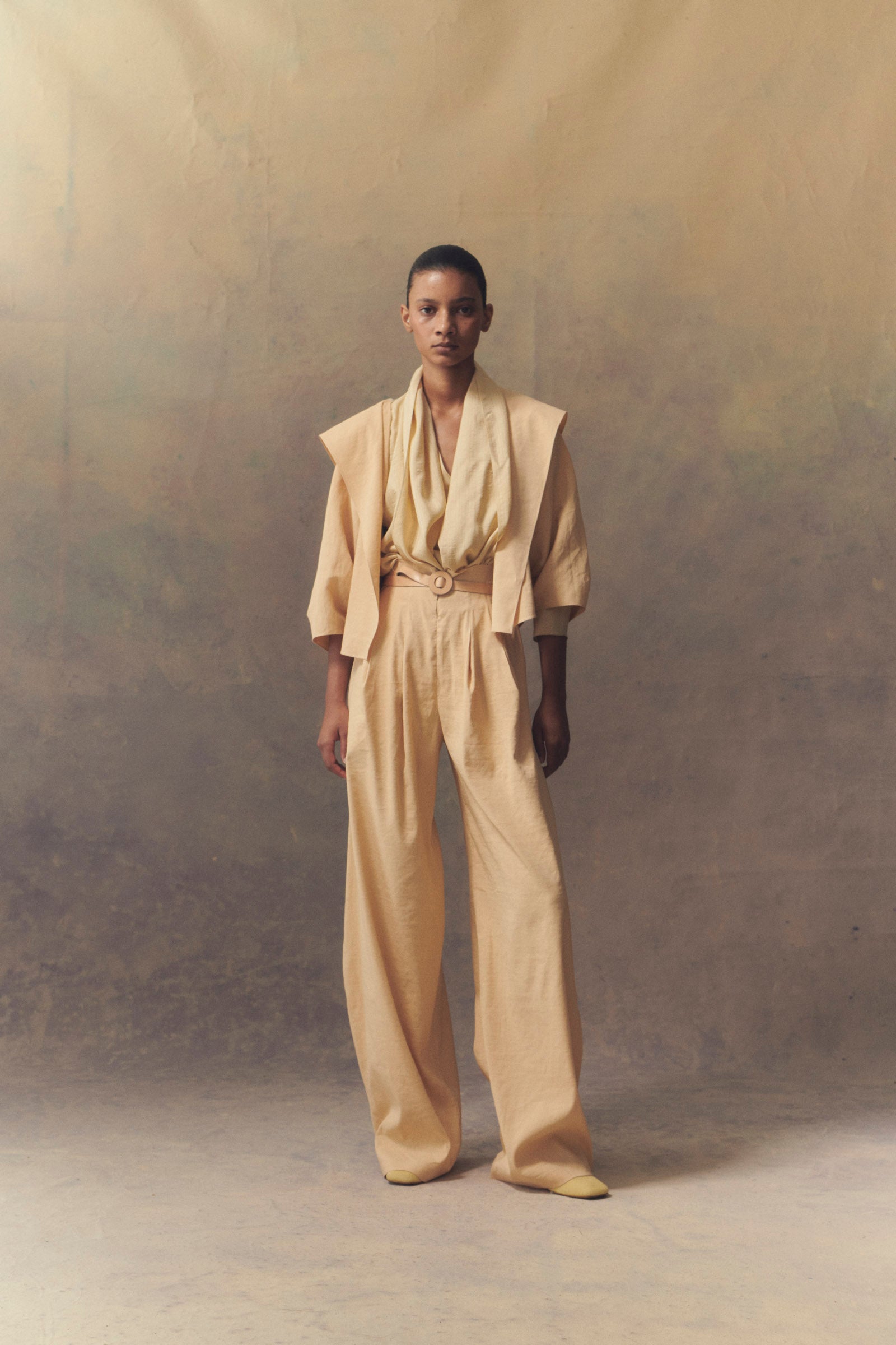 Cortana - Mira, light peach crop top