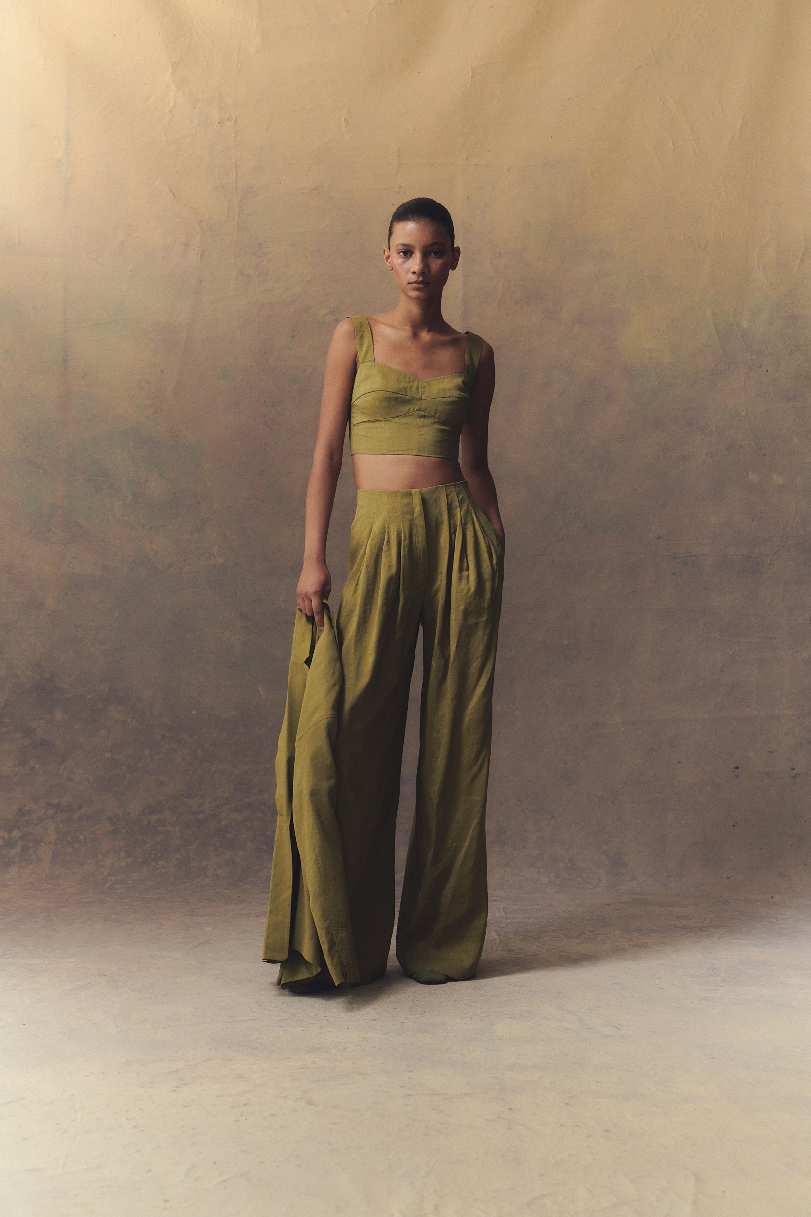 Cortana - She, pistachio pants