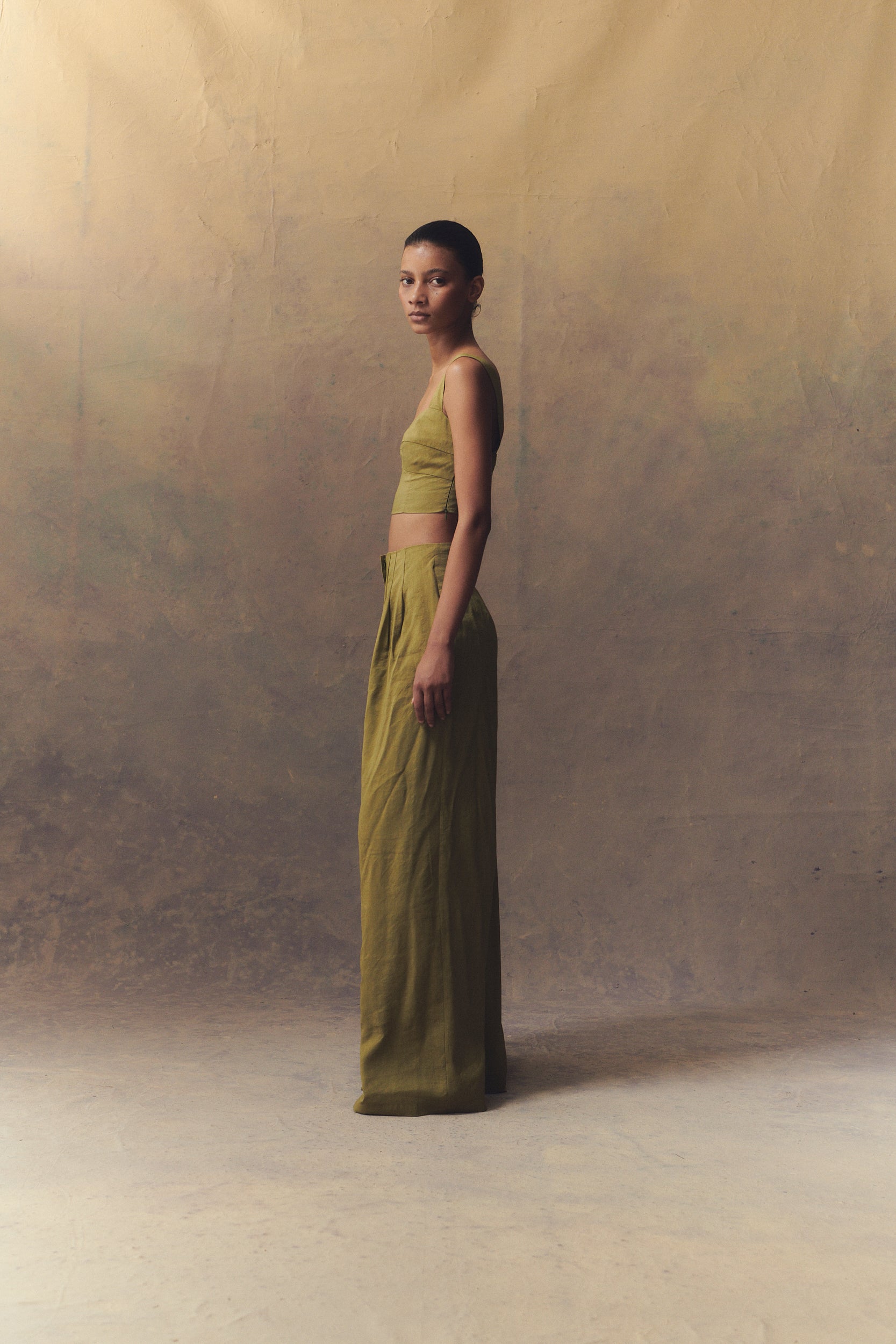 Cortana - She, pistachio pants