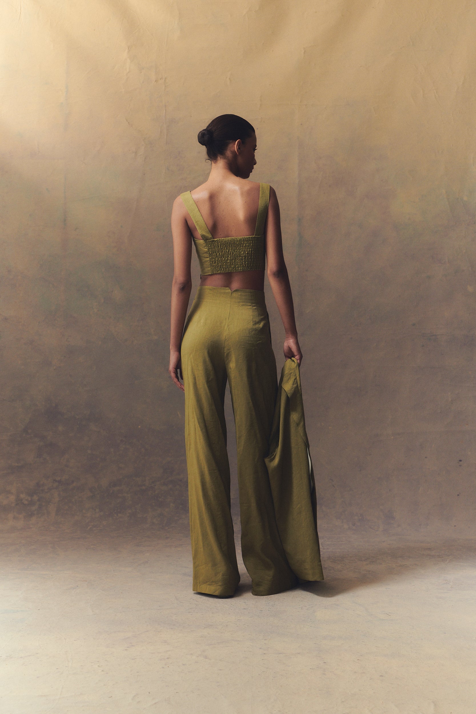 Cortana - She, pistachio pants