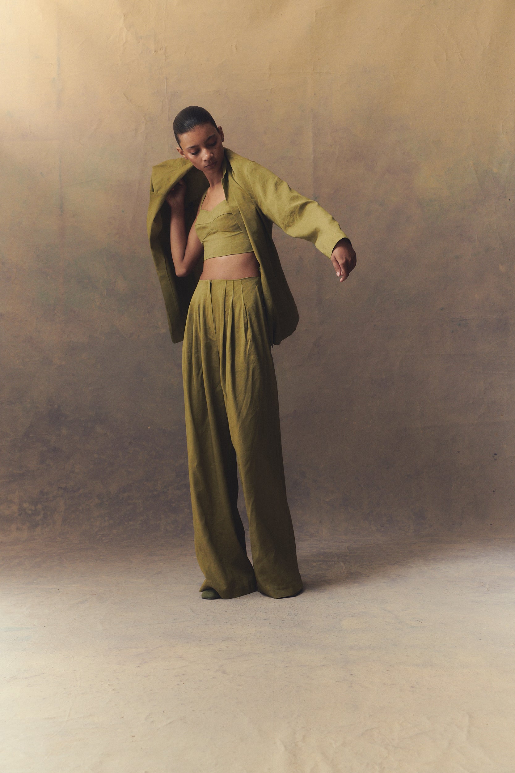 Cortana - She, pistachio pants